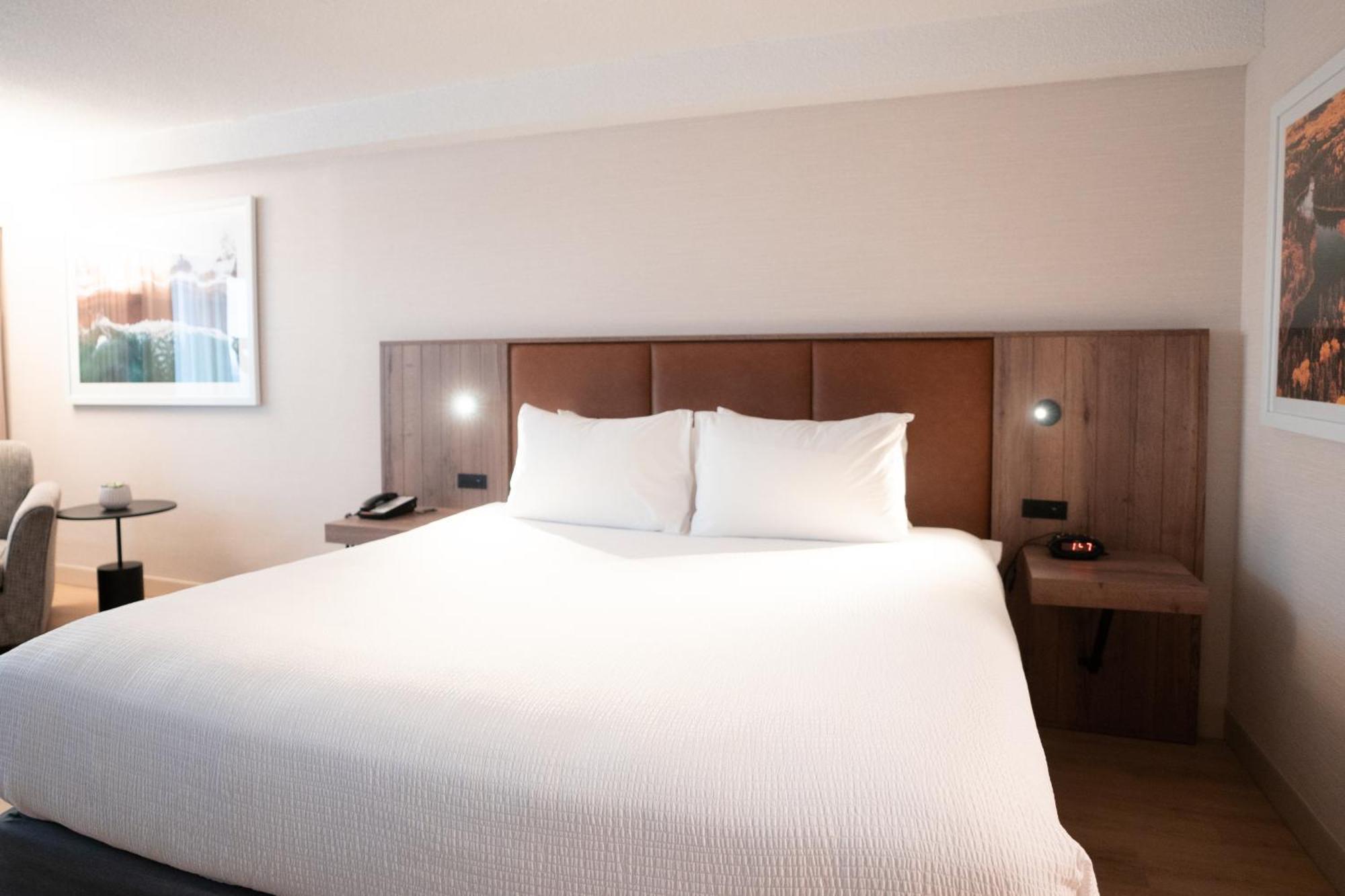 VALHALLA INN | ⋆⋆⋆ | THUNDER BAY, CANADA | SEASON DEALS FROM $105
