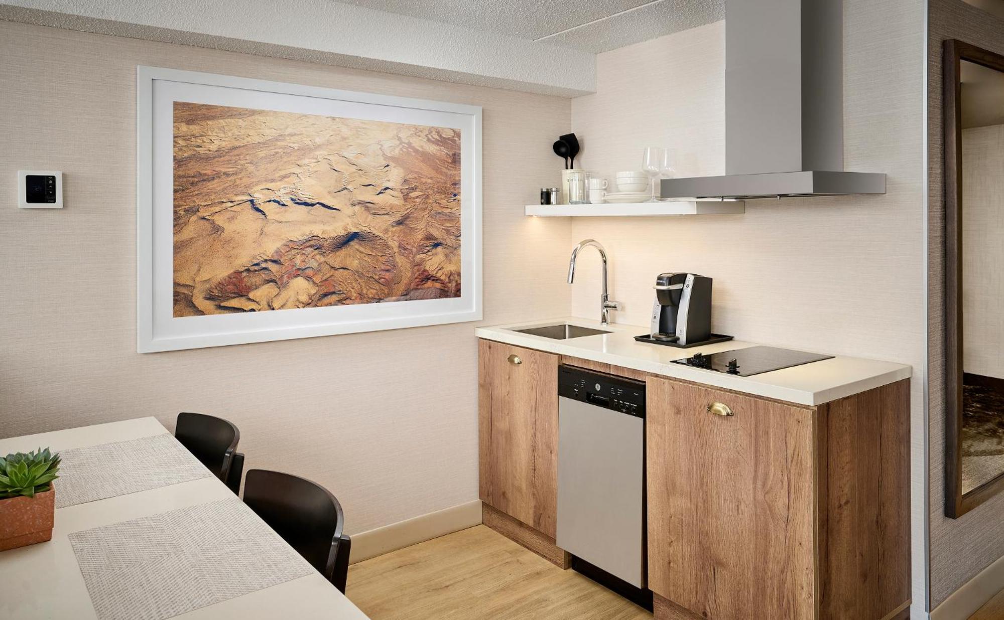 VALHALLA INN | ⋆⋆⋆ | THUNDER BAY, CANADA | SEASON DEALS FROM $105